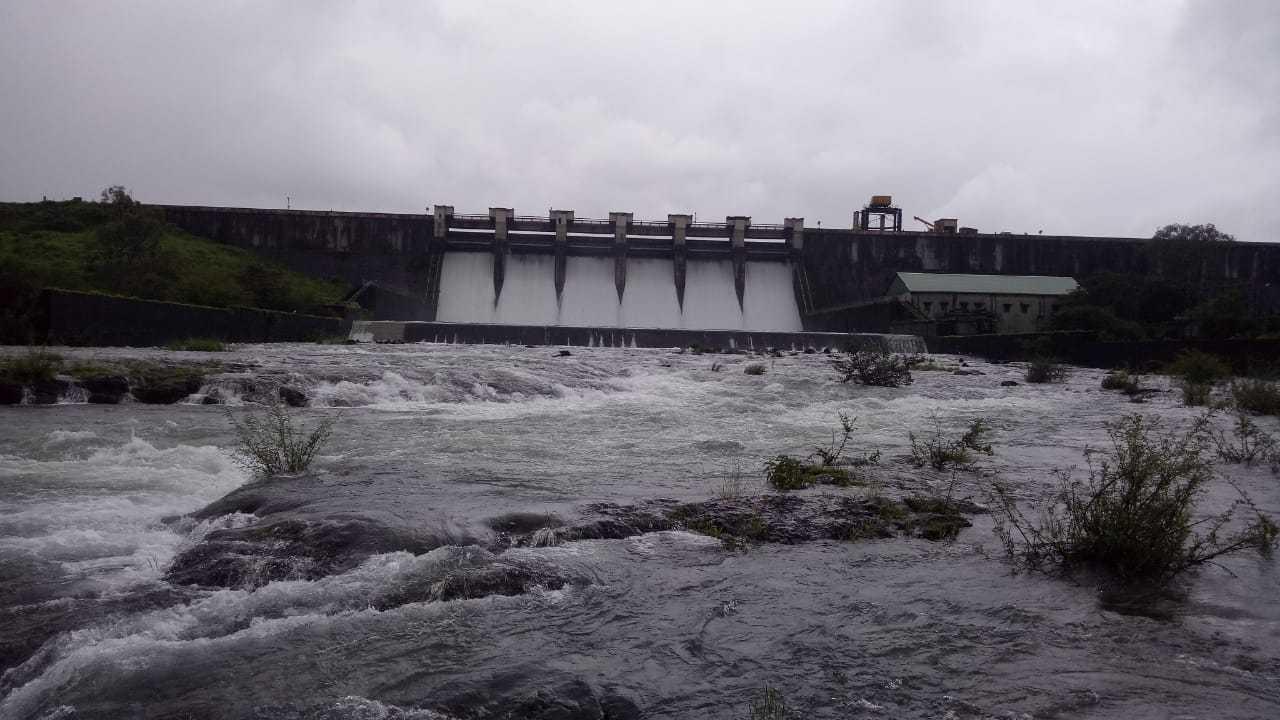Pawna Dam : पवना धरणातील पाण्याचा विसर्ग वाढविला; 5600 क्युसेक वेगाने ...